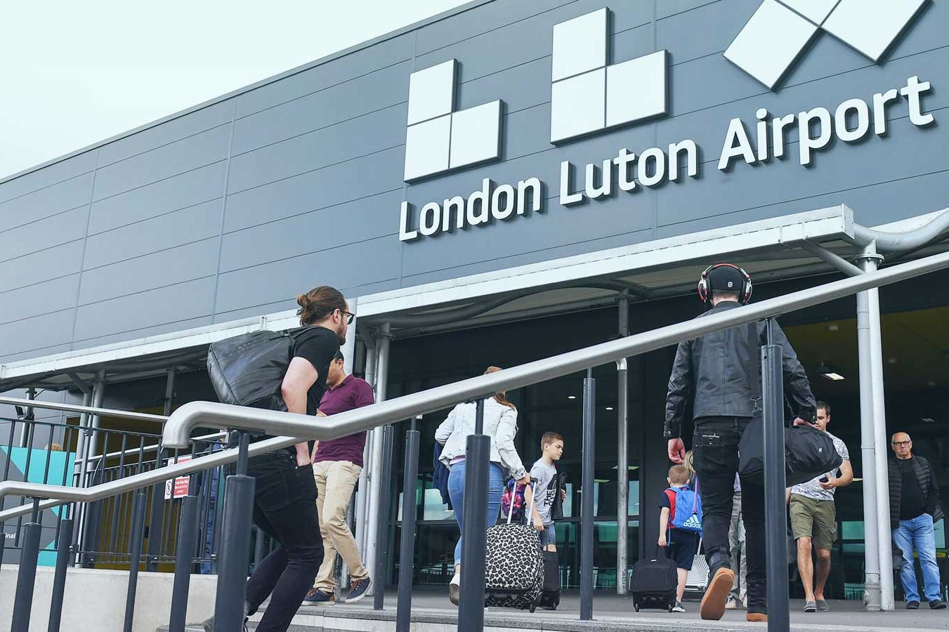 Spotless and crowd-free: How flow analytics helps airports manage restroom safety and cleaning ...